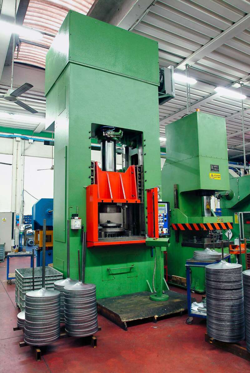 Metal Carpentry: metal turning, sheet metal forming | Pesce Metal Factory